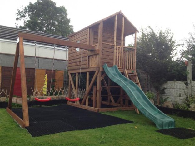 Deluxe Tree house with swings & slide sttswings tree house,slide,swings,