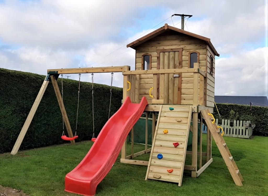 Wacky world tree house swings slide rockwall sttswings Ireland